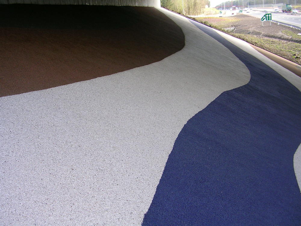 Daltex White Flint 2-5mm Resin Bound